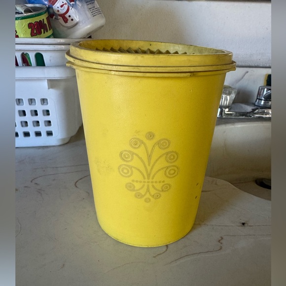 Tupperware | Kitchen | Vintage Tupperware Yellow Plastic Retro ...
